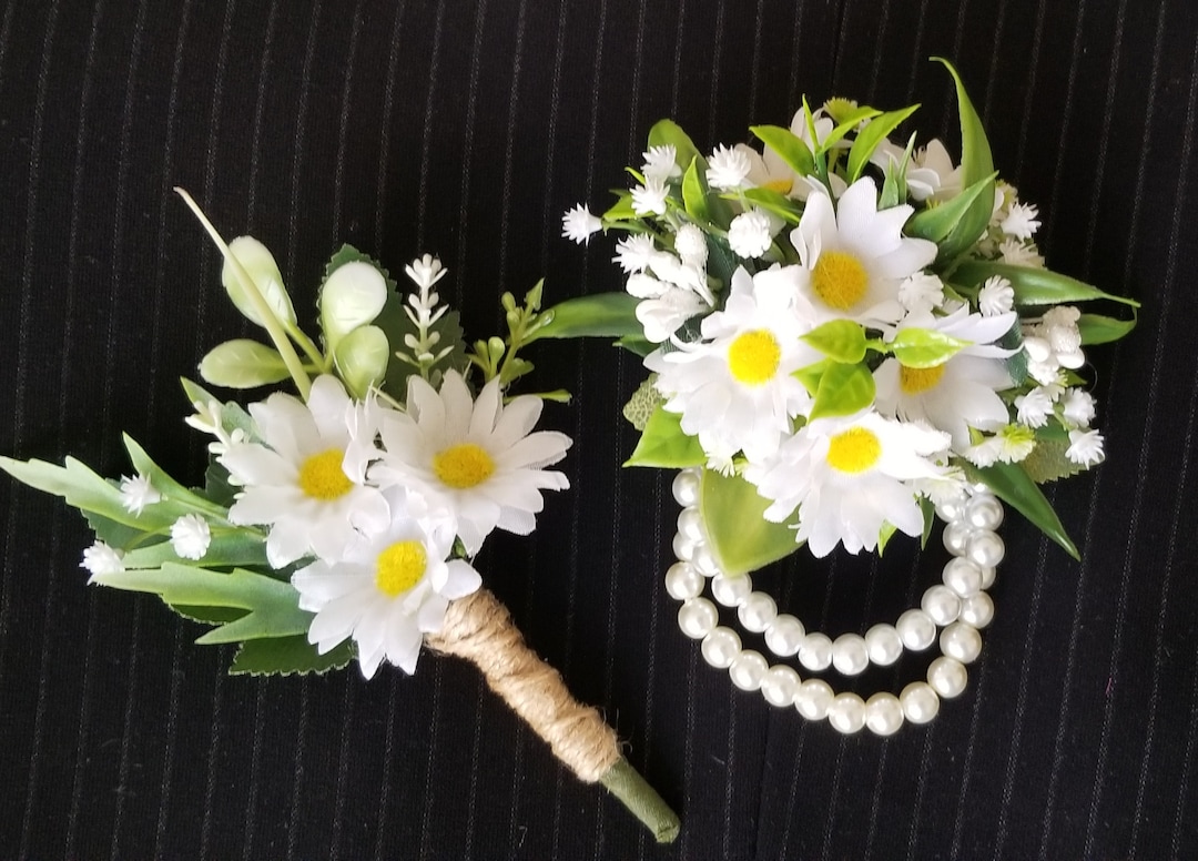 Daisy Corsage and Boutonniere Set, White Pearl Bracelet Corsage and ...