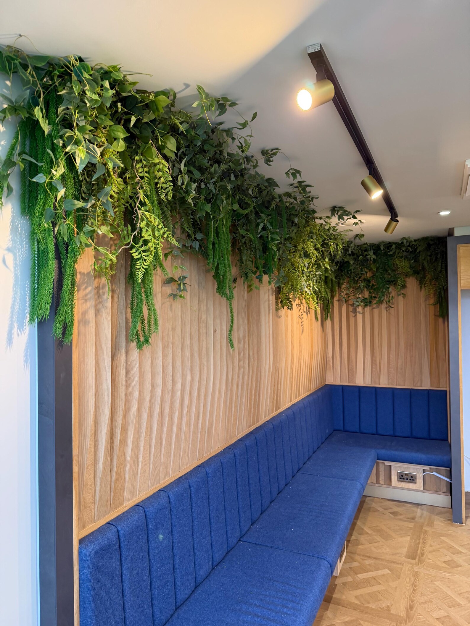 Artificial Mixed Greenery Garland, Trailing Ferns, Faux Green Wall ...