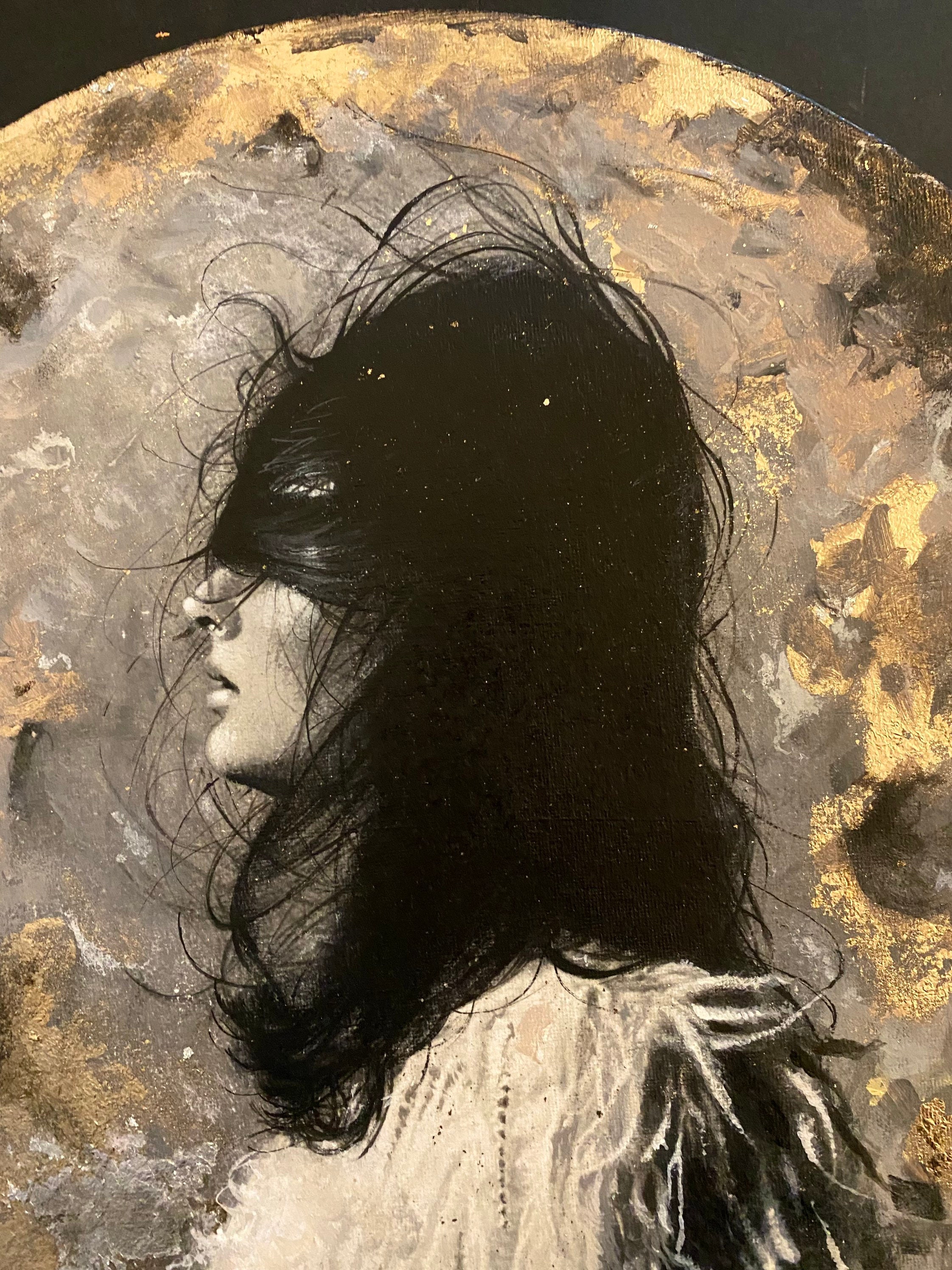 Large Round Canvas Mix Medium Portrait Painting, Pure Gold & Silver ...