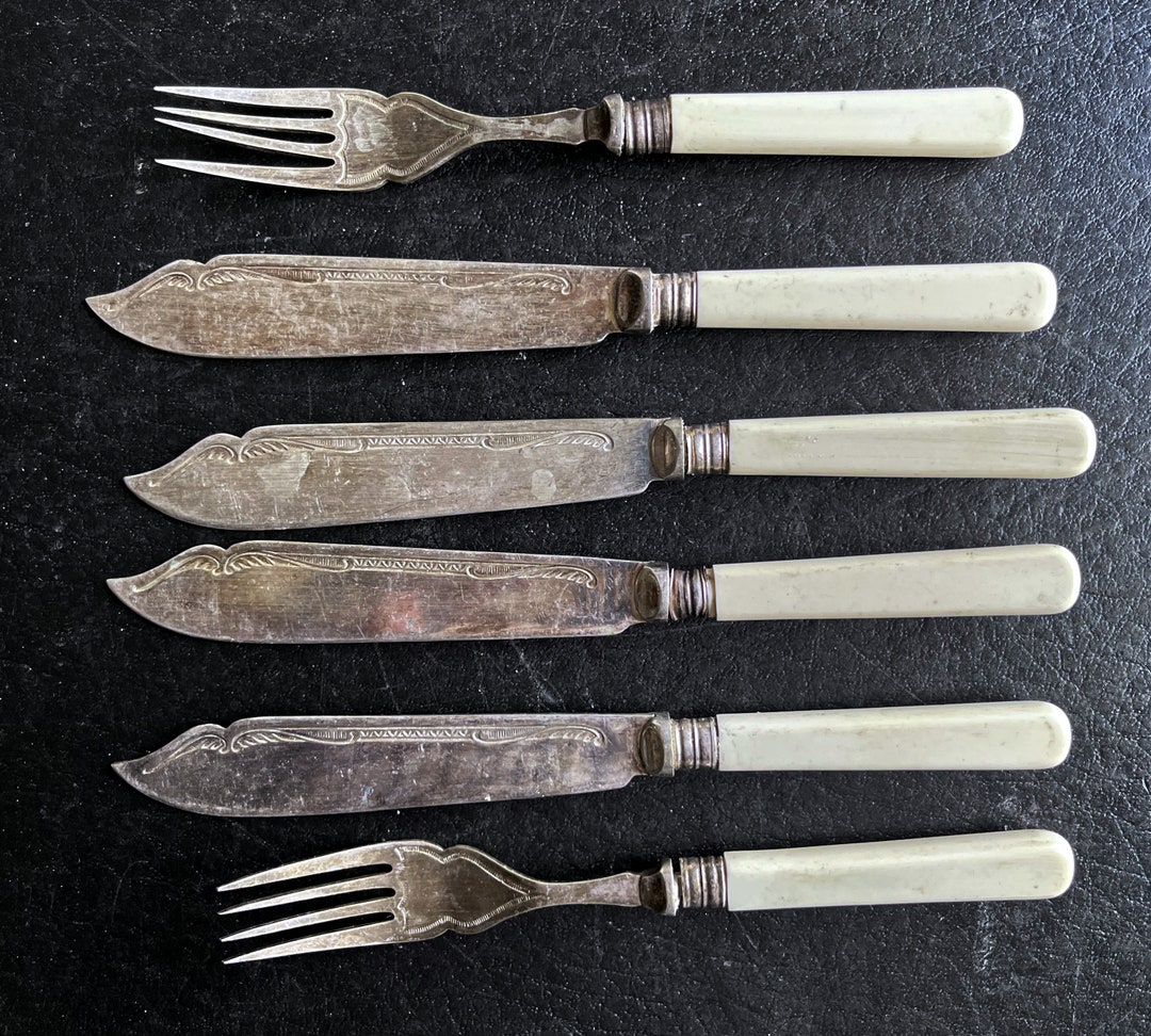 Vintage Fish Eaters Cutlery Set White Handles Knives and Forks Marked ...