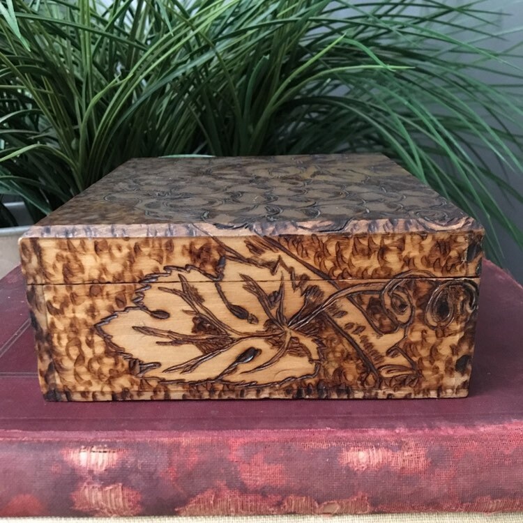 Vintage Flemish Art Co 688 New York Vanity Storage Gloves Jewelry Box ...