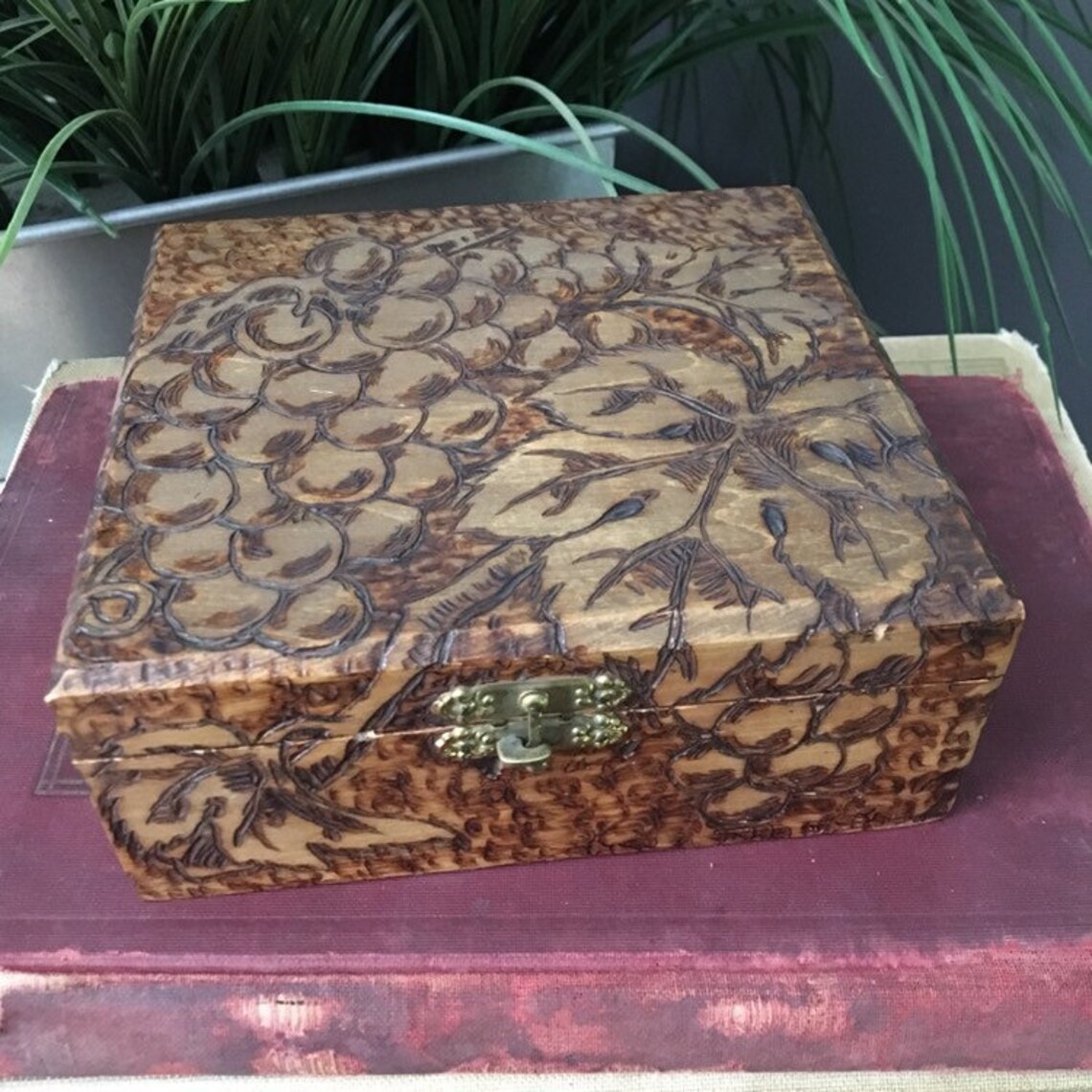 Vintage Flemish Art Co 688 New York Vanity Storage Gloves - Etsy