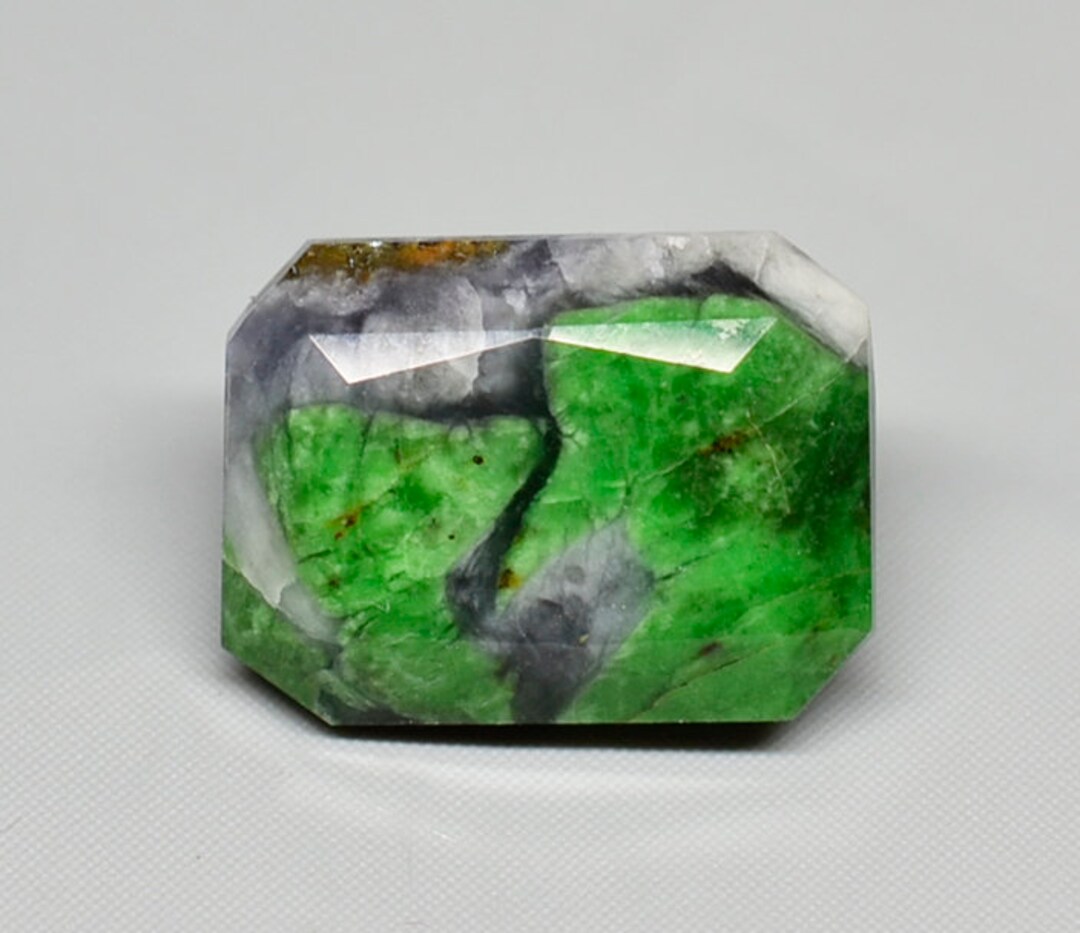 Smaragdite 4.02 Ct Octagon Cut 10.70 X 8.10 X 5.60 Mm W595 - Etsy