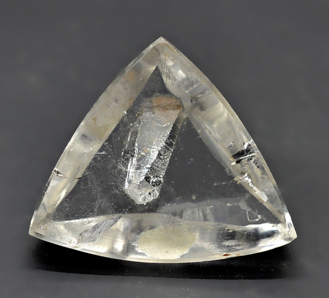 Single Quartz Crystal in Quartz 16.72cts Cabochon Stone 21 X 17.70 Mm ...