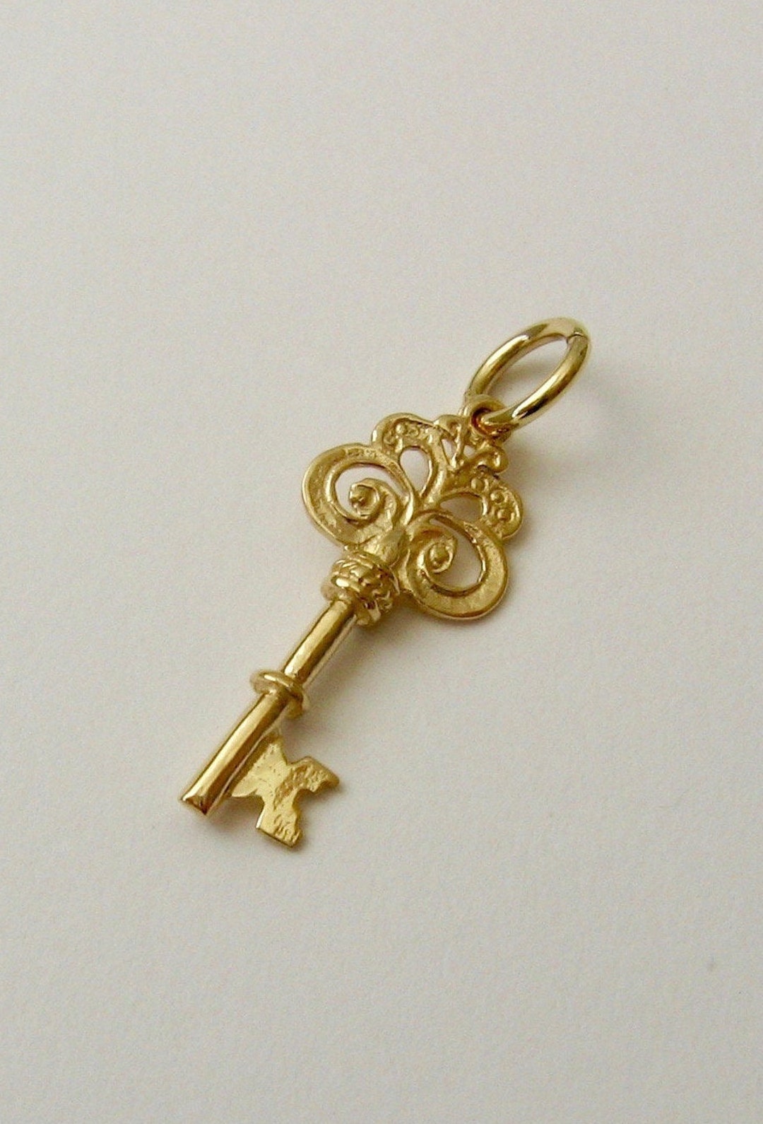 Genuine SOLID 9K 9ct YELLOW GOLD 3D Vintage Key Charm/pendant - Etsy