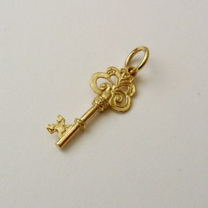 Genuine SOLID 9K 9ct YELLOW GOLD 3D Vintage Key Charm/pendant - Etsy