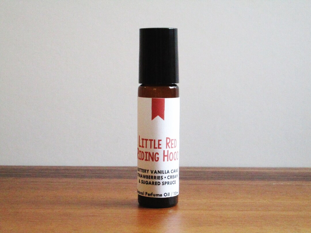 Little RED RIDING HOOD / Vanilla Cake Strawberries Cream & Sugared ...