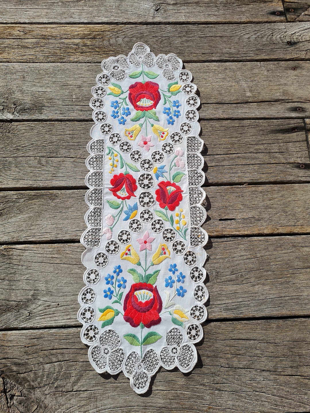 Vintage Hand Embroidered Table Runner Hand Made Embroidered With ...