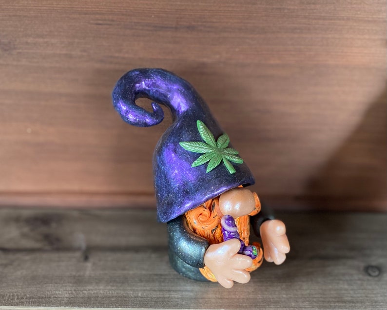 Weed Gnome, Marijuana Gnome, Cannabis Gnome, 420 Gnome, Stoner Gnome ...