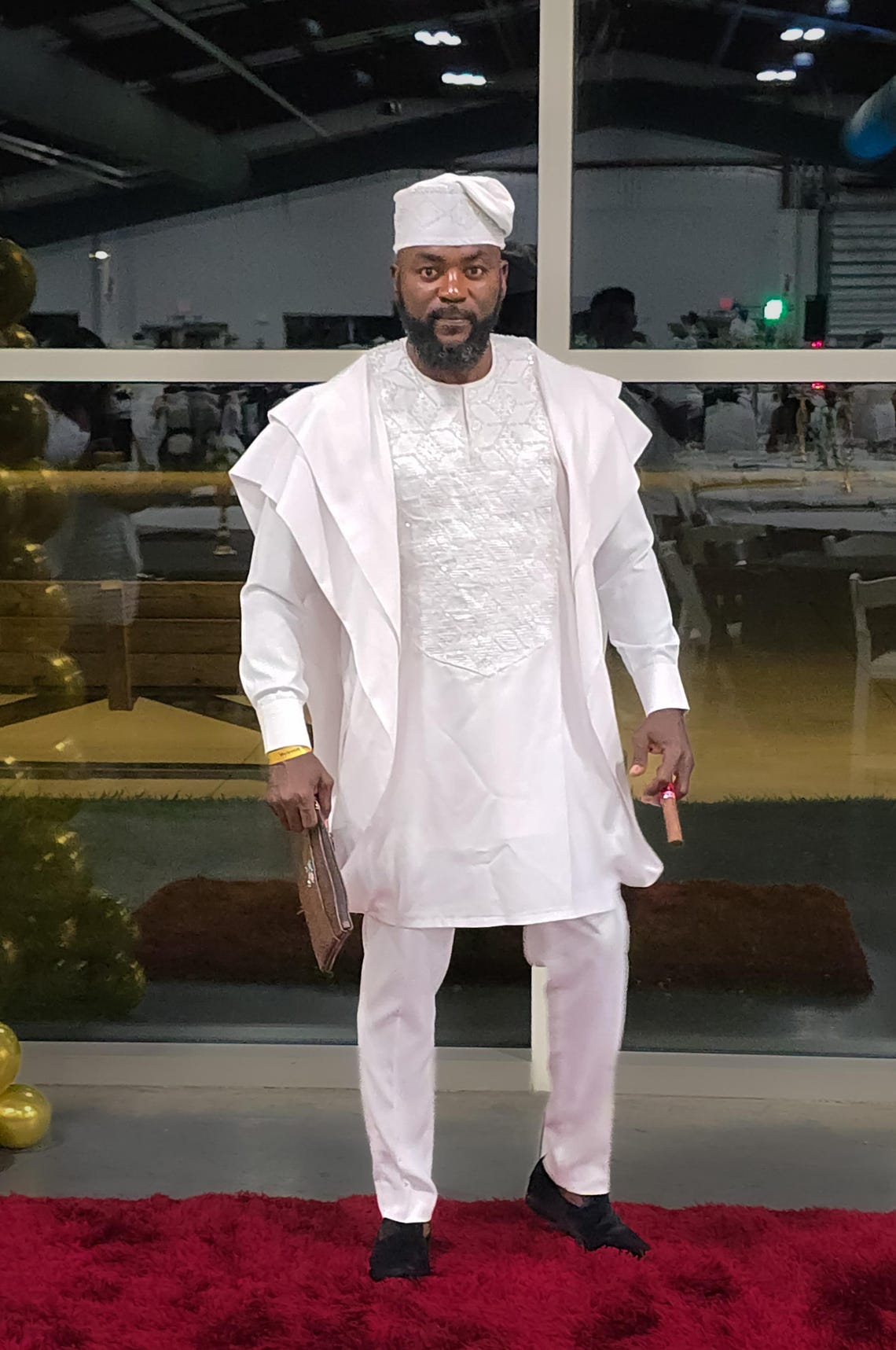 Elegant White Agbada Set With Sewn in Crystals for Men – Traditional ...