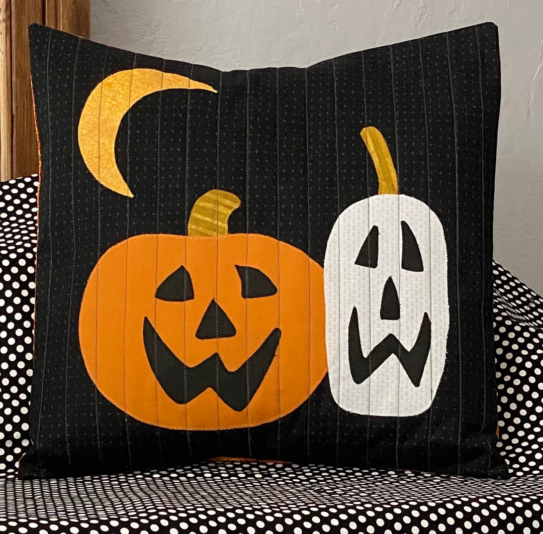 Two Happy Jacks Pillow PATTERN - Etsy