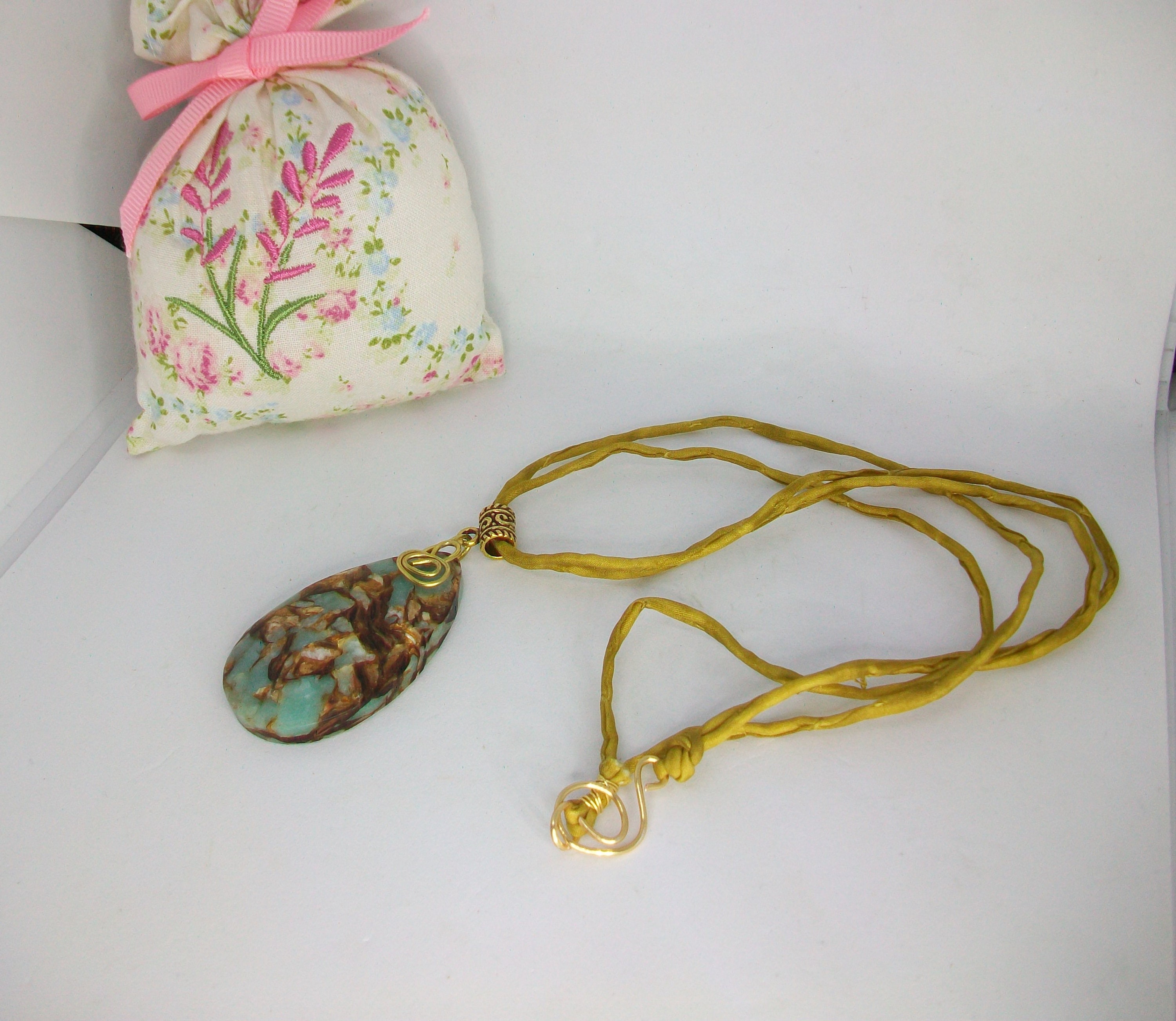 Necklace With Drop-shaped Gold Copper Bornite Pendant and - Etsy UK