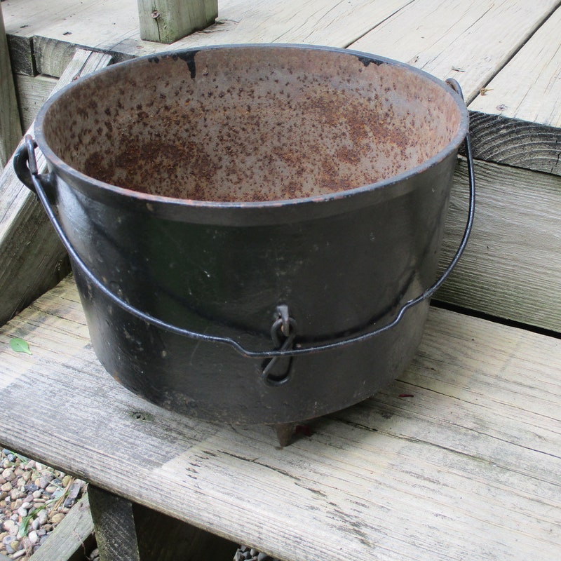 Antique Cast Iron Pot - Etsy