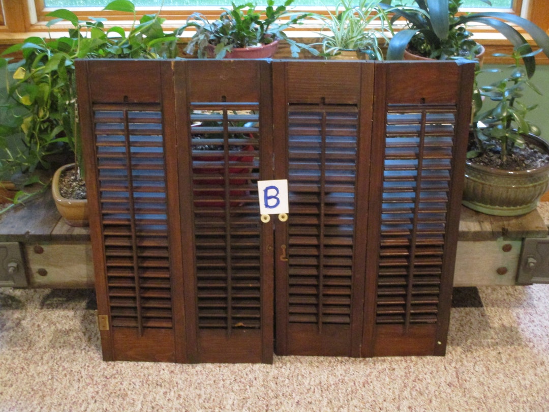Wood Shutter Set,4 Louvered Interior Shutter Panels,merchandise Display ...