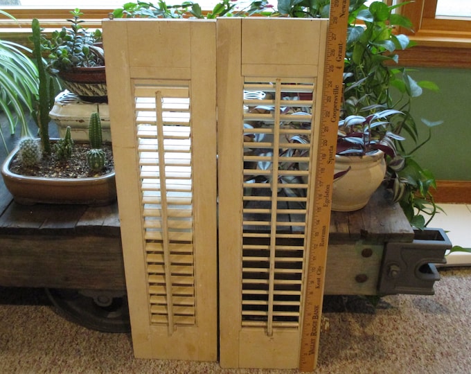 Wood Louvered Shutters,merchandise Display,wood Shutters,craft Display ...