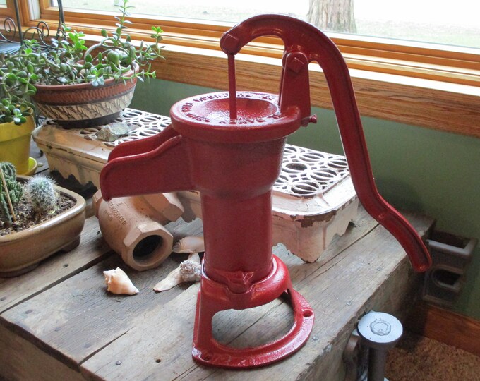 Antique Hand Pump,old Water Pump,rusty Pitcher Pump,davey Cast Iron ...