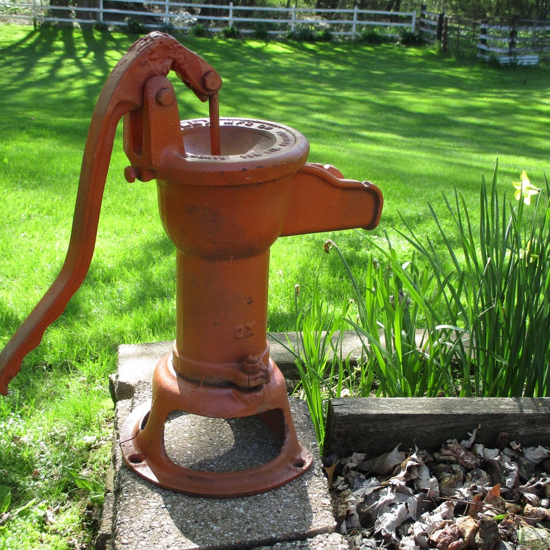 Antique Water Pump - Etsy
