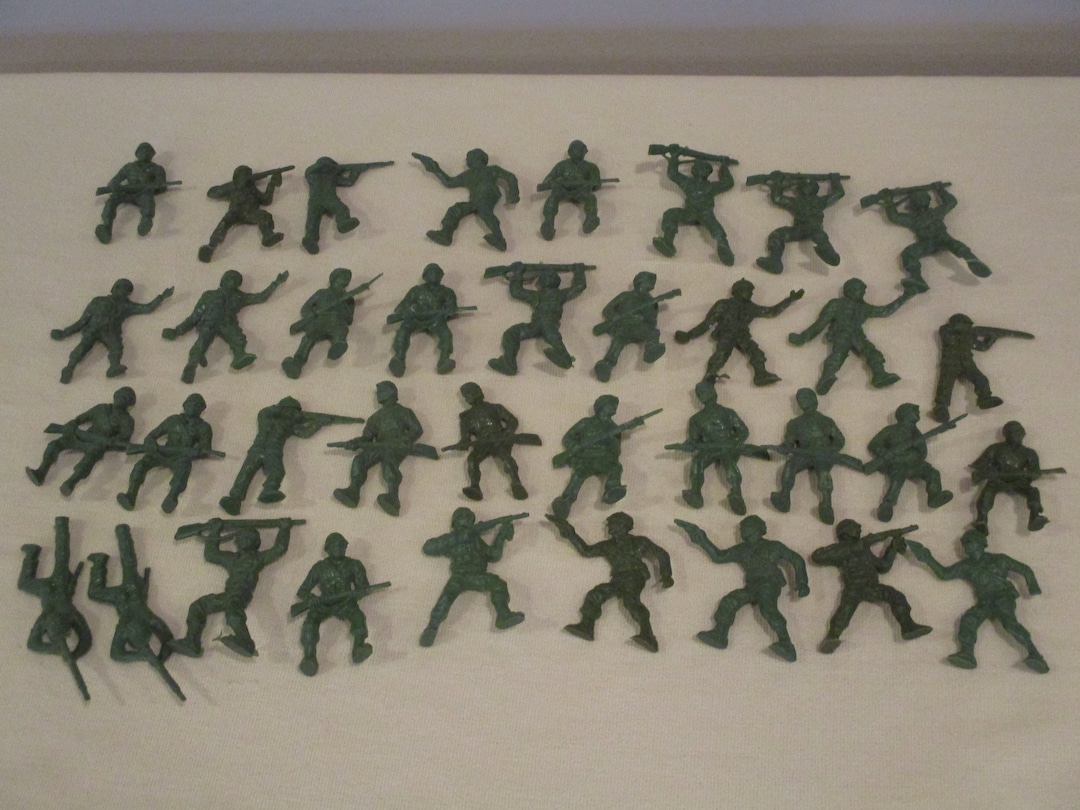 Lot of 36 Green Plastic Army Men,army Soldiers,toy Soldiers,toy Army ...