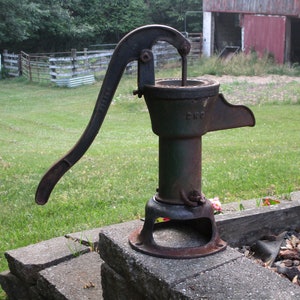 Antique Hand Pump,old Water Pump,pitcher Pump,cast Iron Hand Pump ...