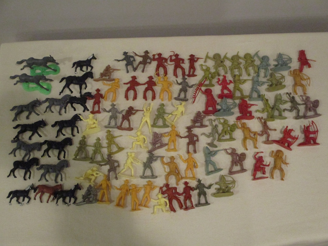 Plastic Toy Cowboys and Indians,lot of 87 Plastic Cowboys Indians and ...