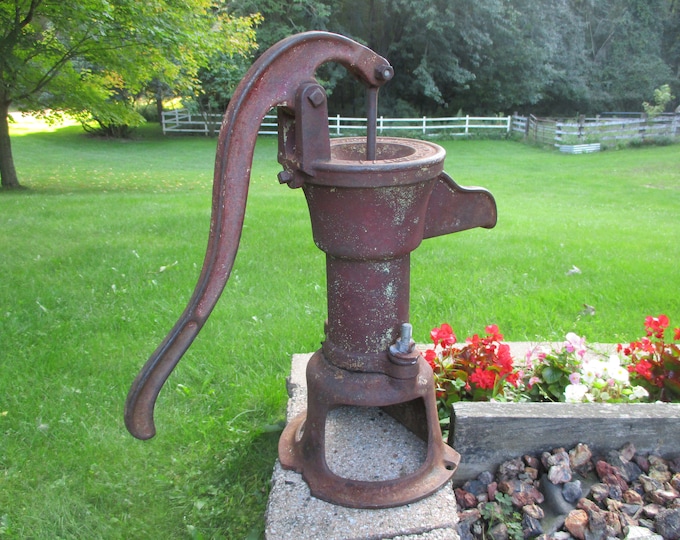 Antique Hand Pump,rusty Red Water Pump,pitcher Pump,cast Iron Hand Pump ...