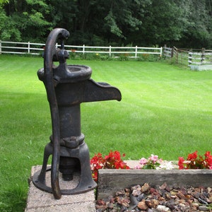 Antique Hand Pump,old Water Pump,pitcher Pump,cast Iron Hand Pump ...