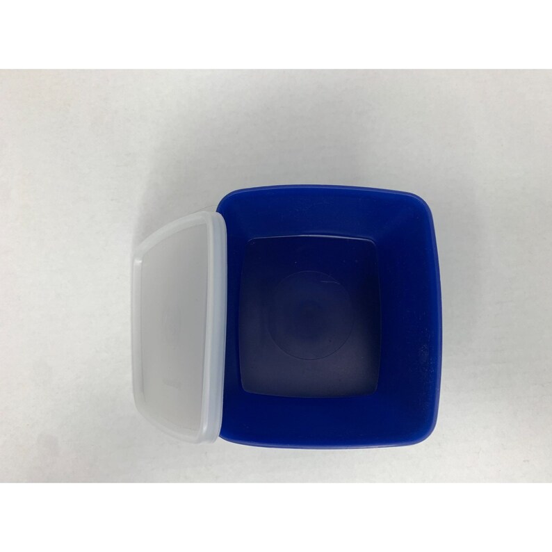 Tupperware Blue Square Bowl With Lid 4.75x5.25x3.75 in Tall 312-10 ...