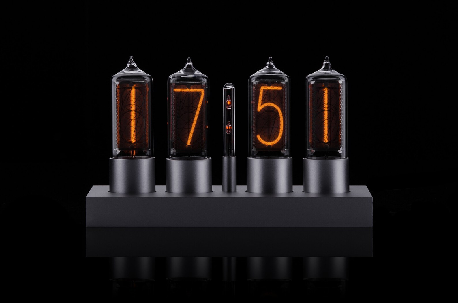 ZIN18 IN-18 Nixie Tube Clock Silver Anodized Classic Aluminium | Etsy