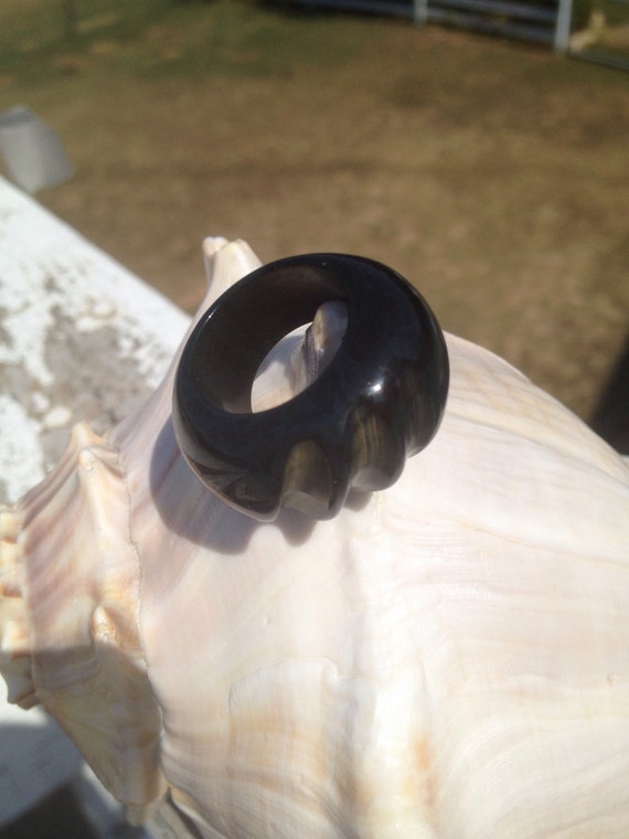 Vintage Bakelite Ring, Carved Bakelite Ring, Rare chu… - Gem