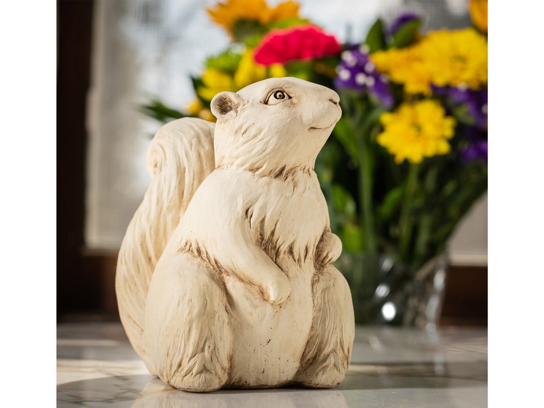 Squirrel Statue for Garden or Home, Garden Sculpture Squirrel, Squirrel ...