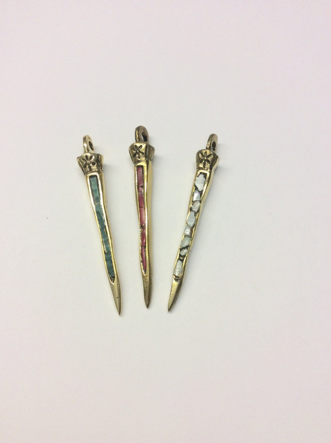 Spear Pendant Red Green or Pearl Single Bail Point Pendnat by Piece - Etsy