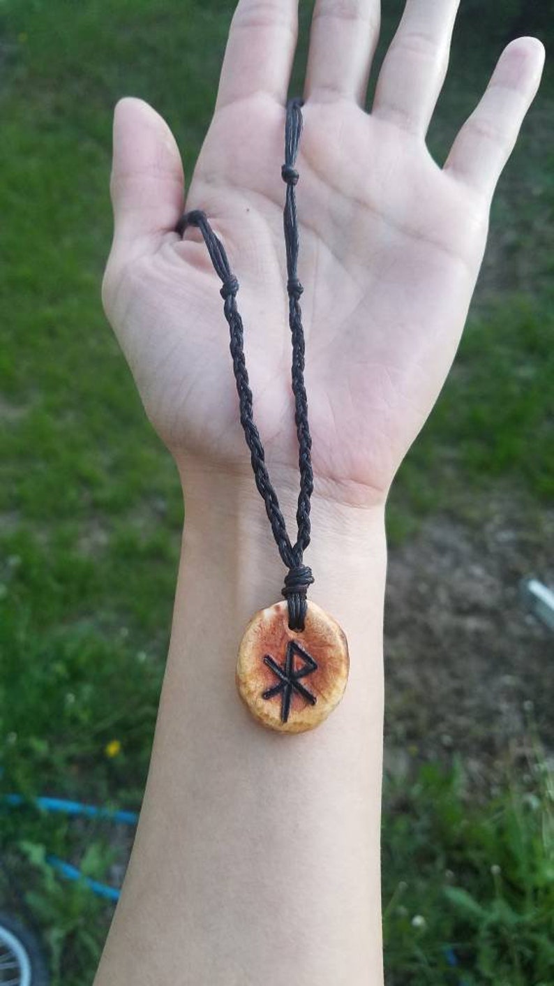 Love Binding Rune Carved Avocado Stone Rune Necklace Gifts | Etsy