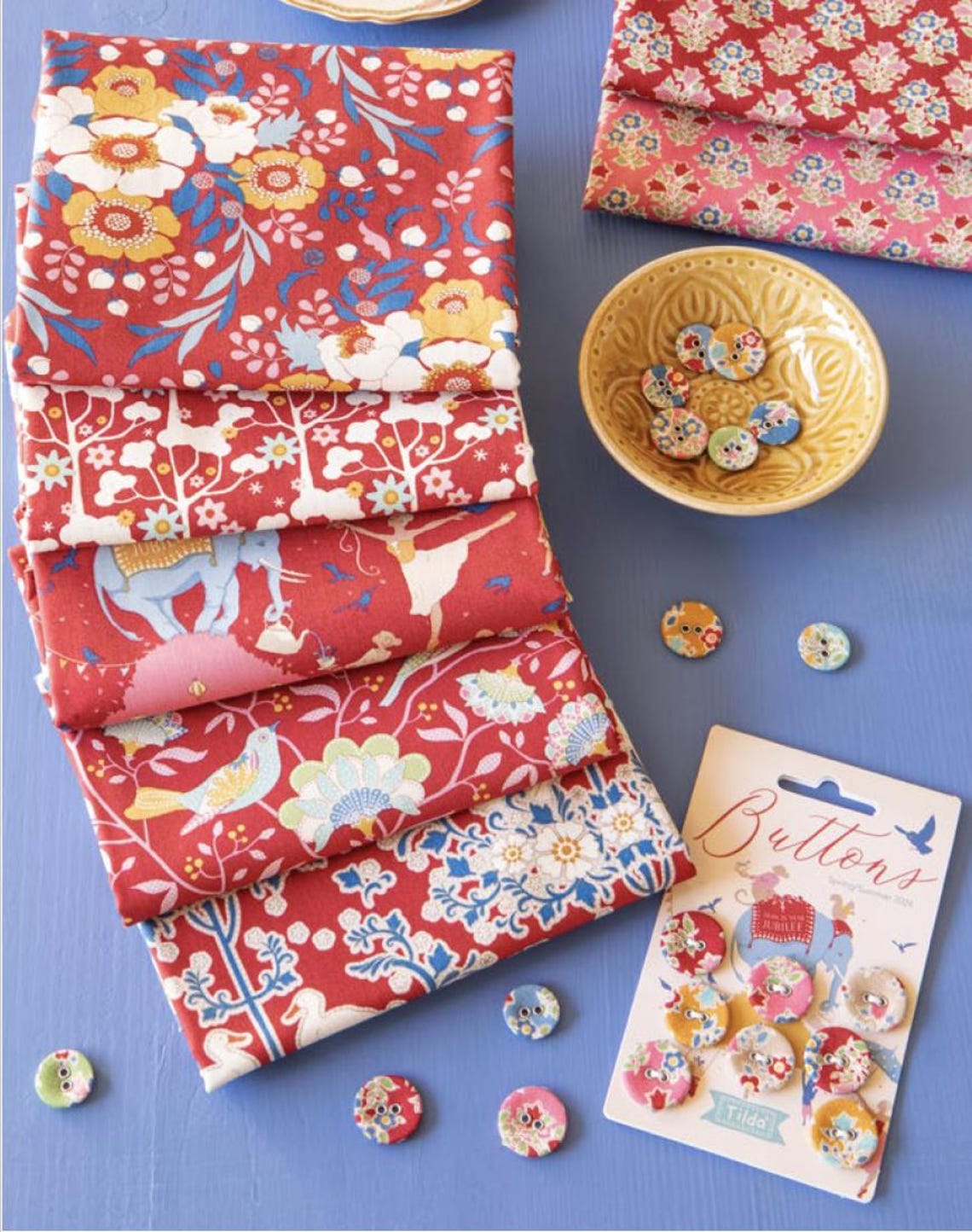 Tilda Fabrics: Buttons, Jubilee, Farm Flower, Reds, .72" (18mm), 8 ...