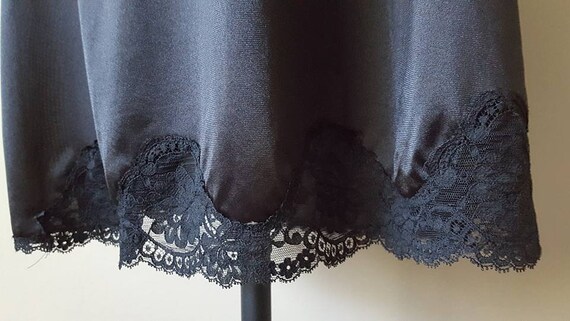 Half Slip Medium Blush Black Nylon Satin Lacy Hem Vi… - Gem