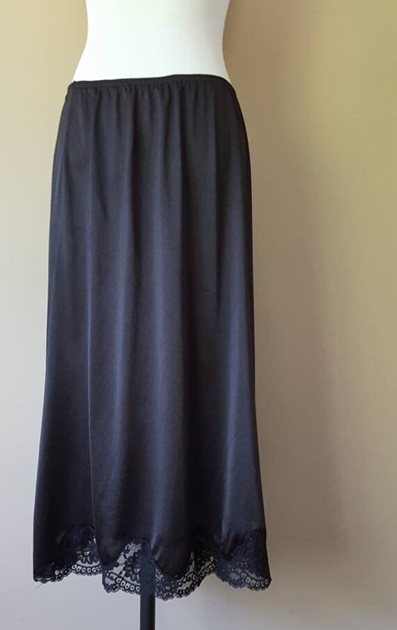 Half Slip Medium Blush Black Nylon Satin Lacy Hem Vi… - Gem