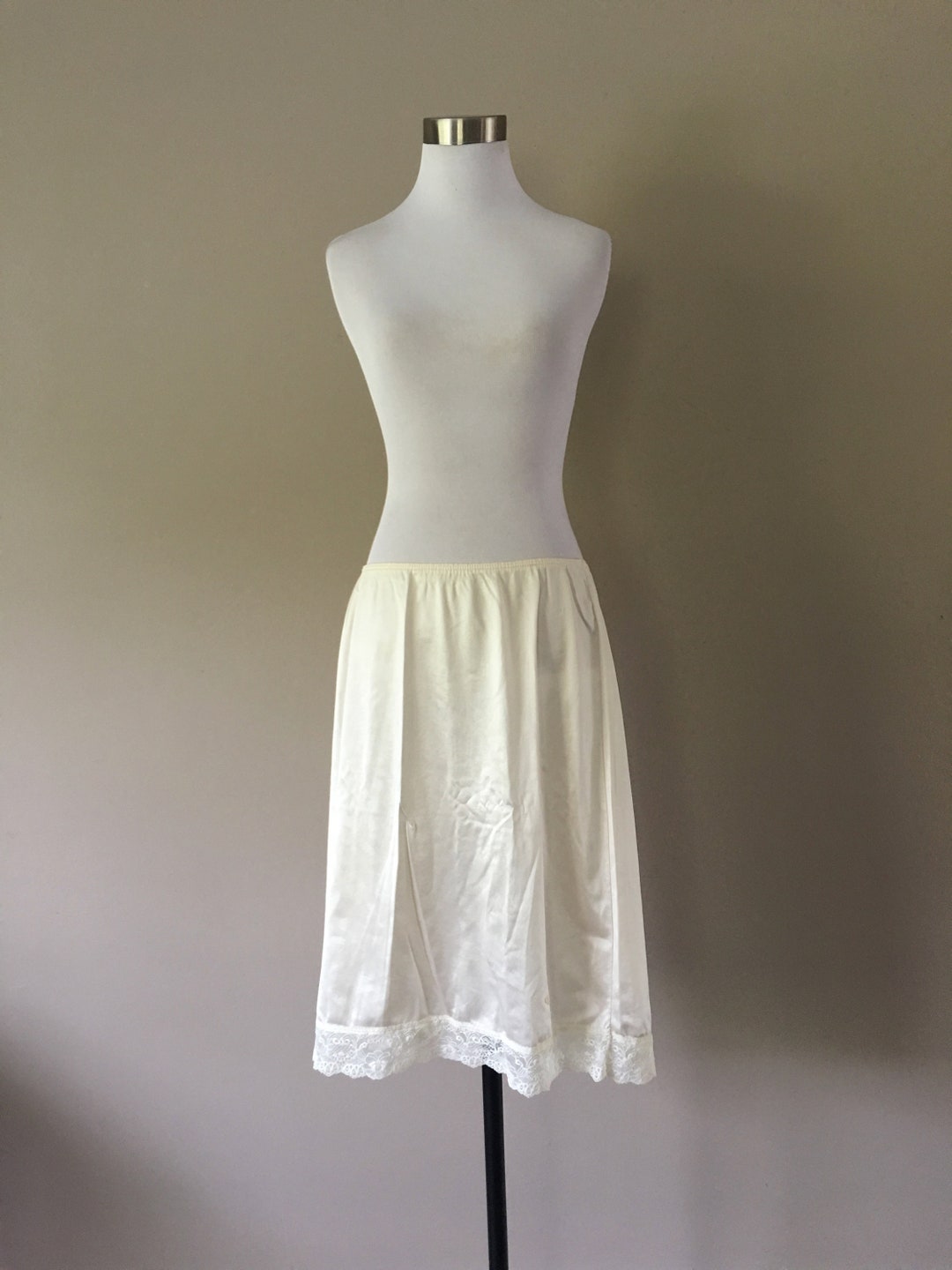 24" Long Diane Von Fustenburg Half Slip Medium.. - Etsy