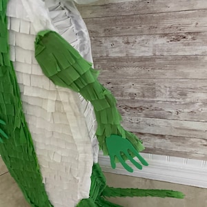 Gecko Piñata – Lizard Birthday Party, Tropical Theme Party Decor ...
