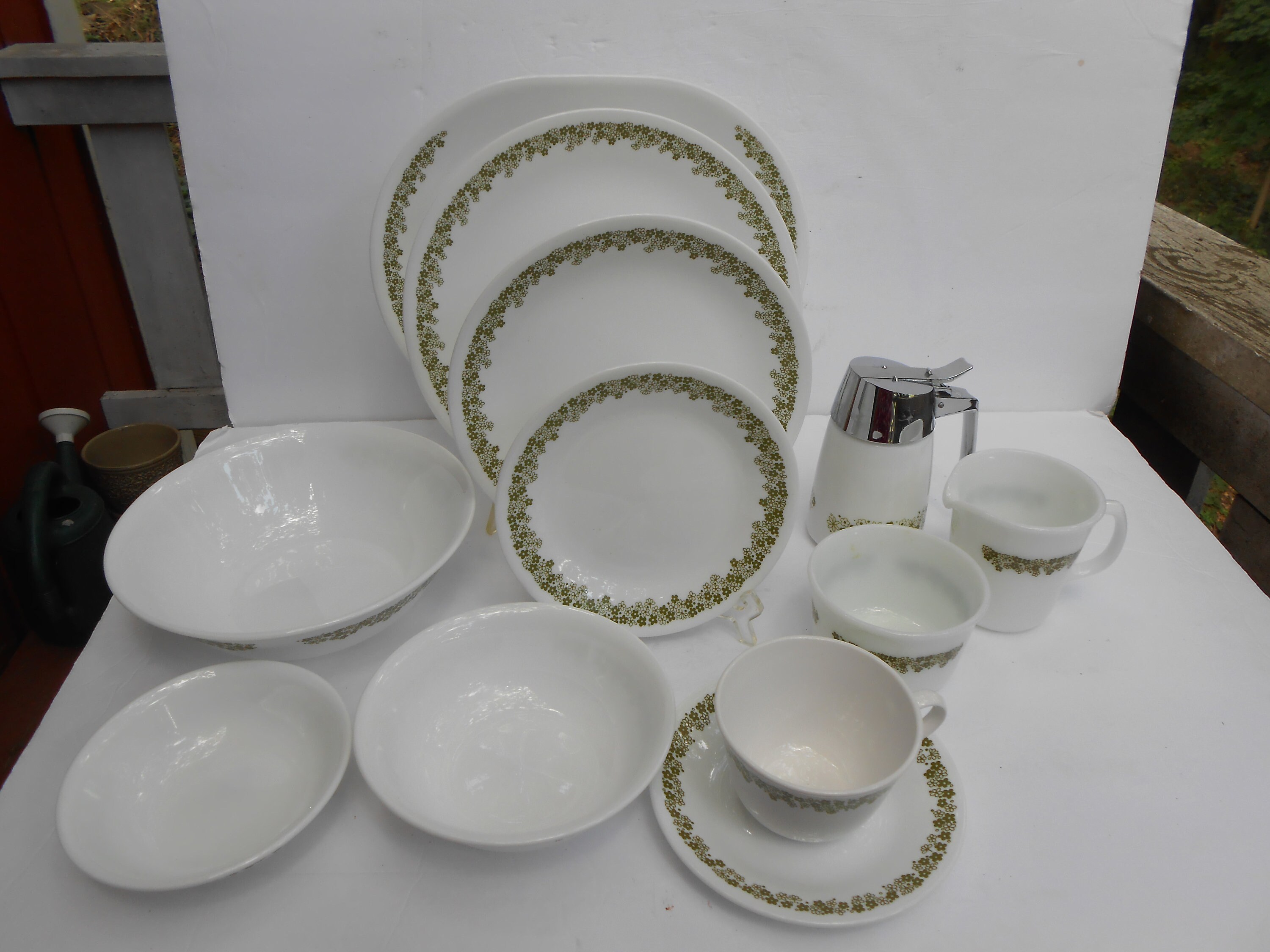 33 Pc CORELLE Crazy Daisy Spring Blossom Dinnerware Like New Dinner ...