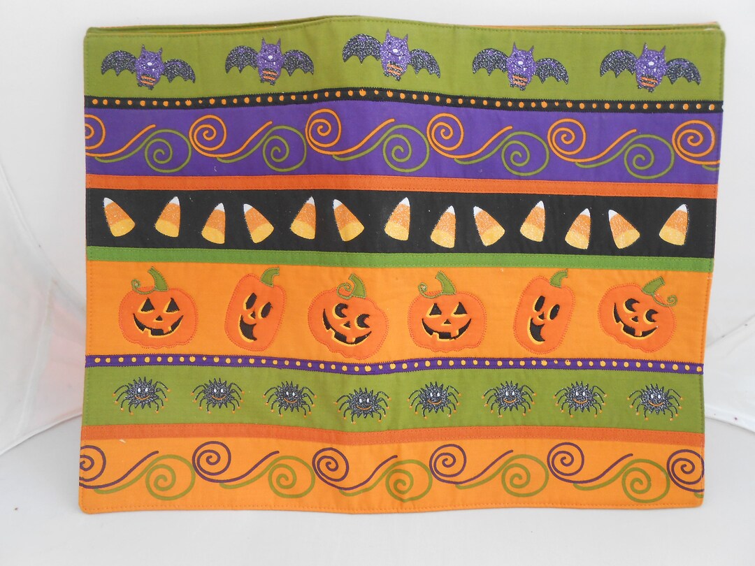 4 Halloween Placemats Embroidered Pumpkins Bat Spiders Candy Corn 17 1/ ...