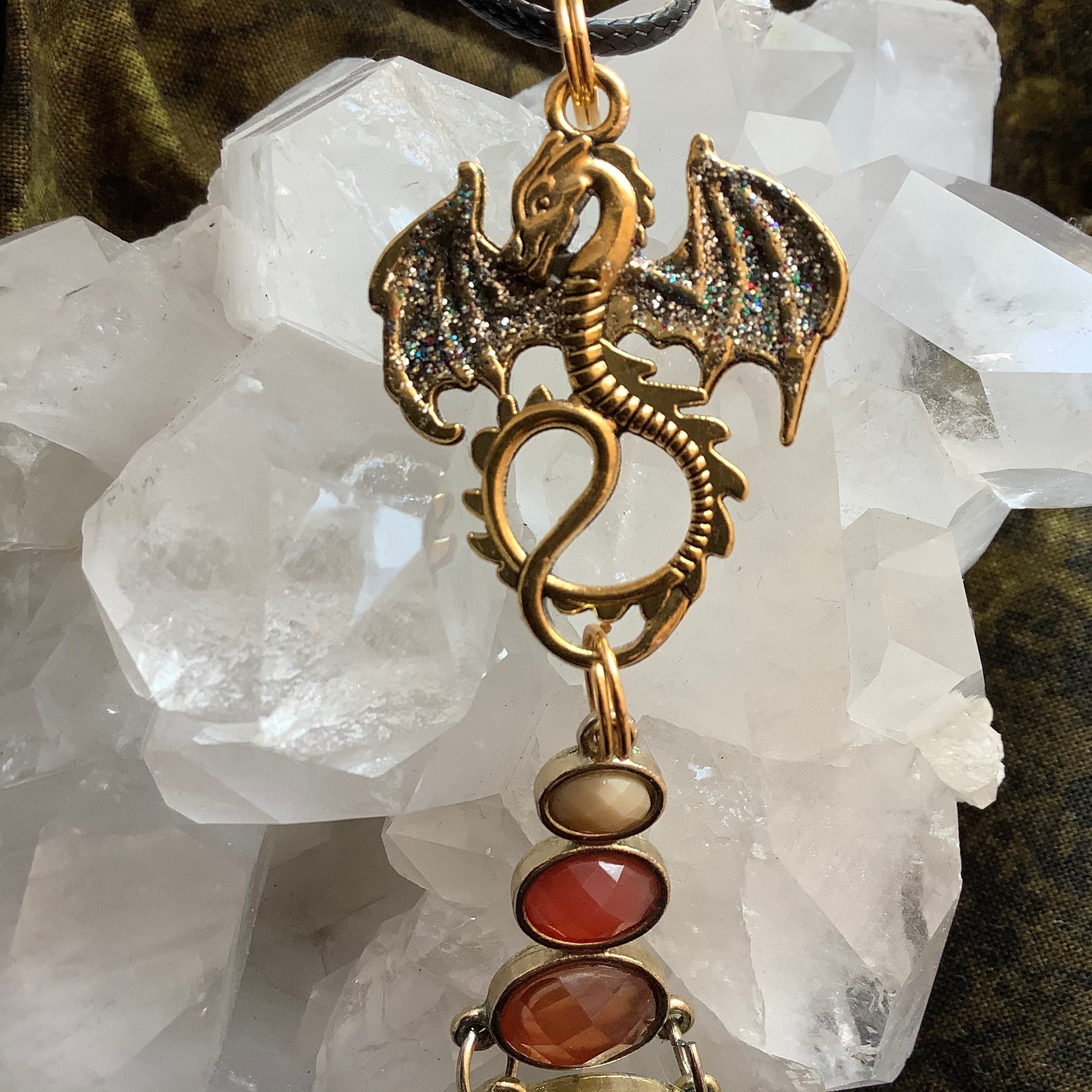 Collar de dragón de oro pintado a mano Sunset Dragon Charm | Etsy