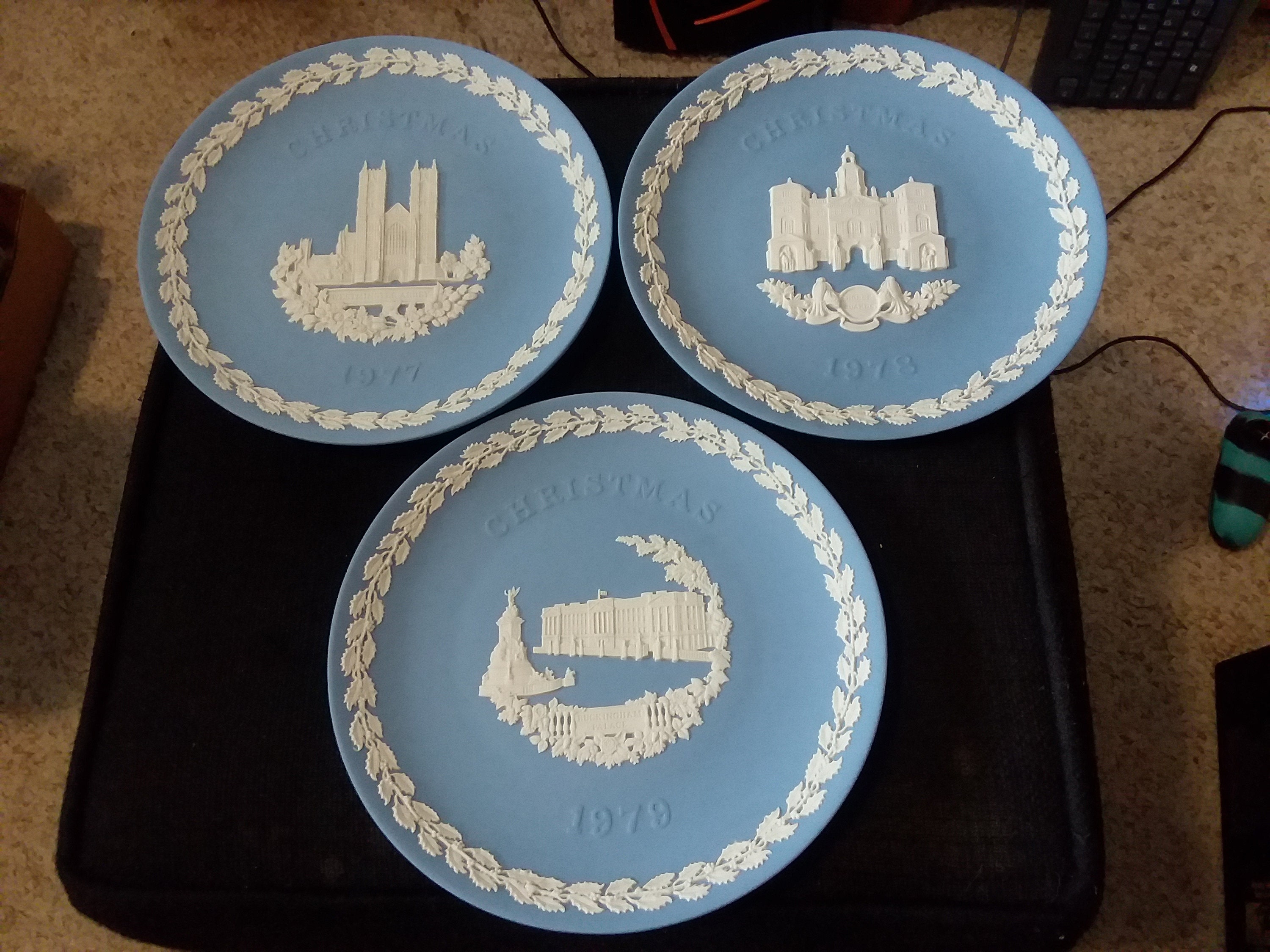 Vintage Wedgewood Blue Christmas Plates 1970's Light Blue Whitr Xmas ...