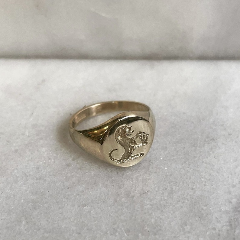 Hand Engraved Crest Signet Ring Recycled 18ct Yellow Gold - Etsy