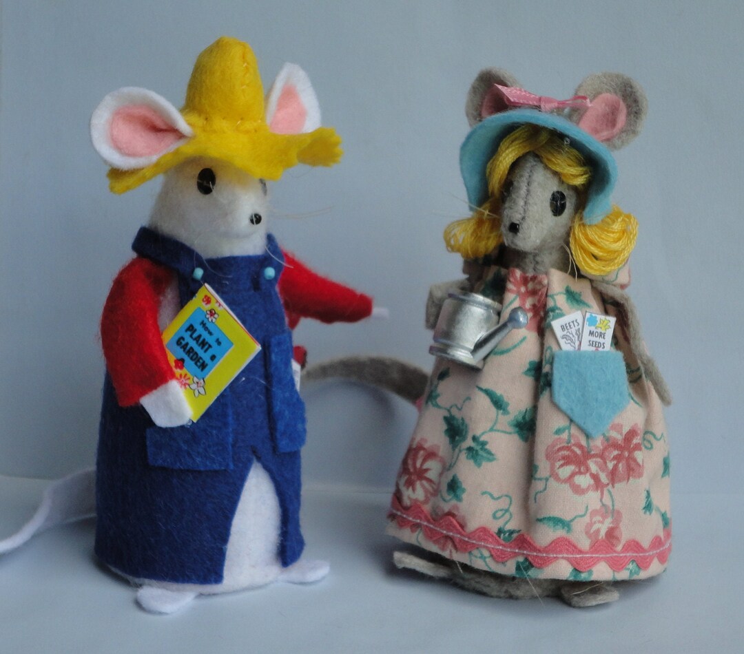 Felt Mouse Pair, Farmer Mouse and His Farmer Wife, Gardening Mice - Etsy