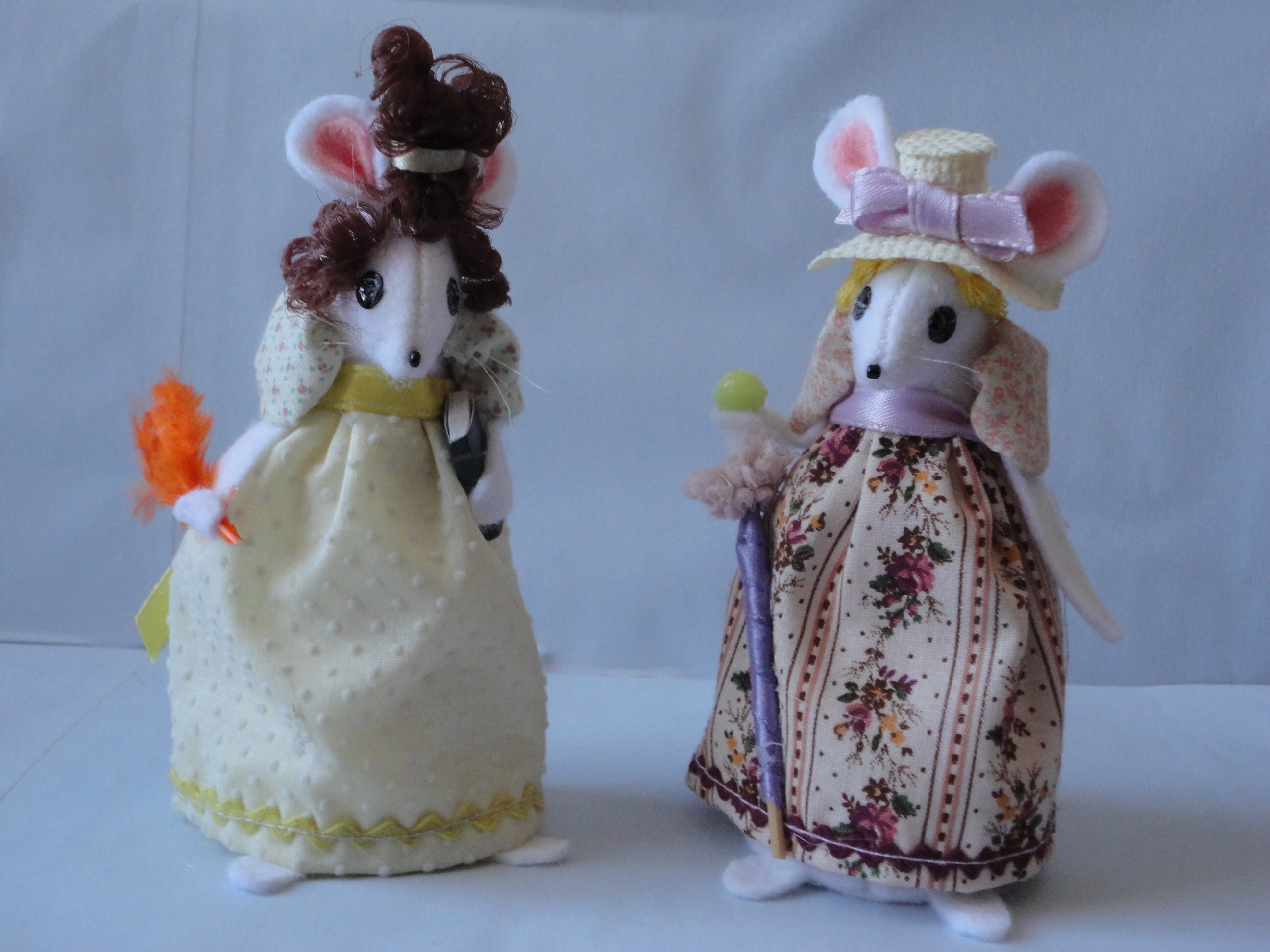 Jane Austen and Her Sister Felt Mice, Table Top or Dollhouse Display - Etsy