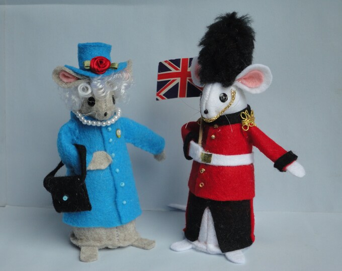 Queen Elizabeth II & Her Royal Guardsman Felt Mice - Etsy