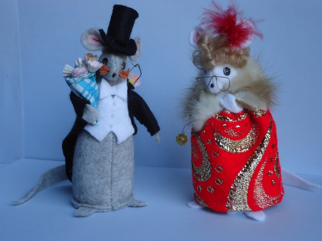 Aristocratic Mice, Lord & Lady Squeak of Mouse Hole Manor - Etsy