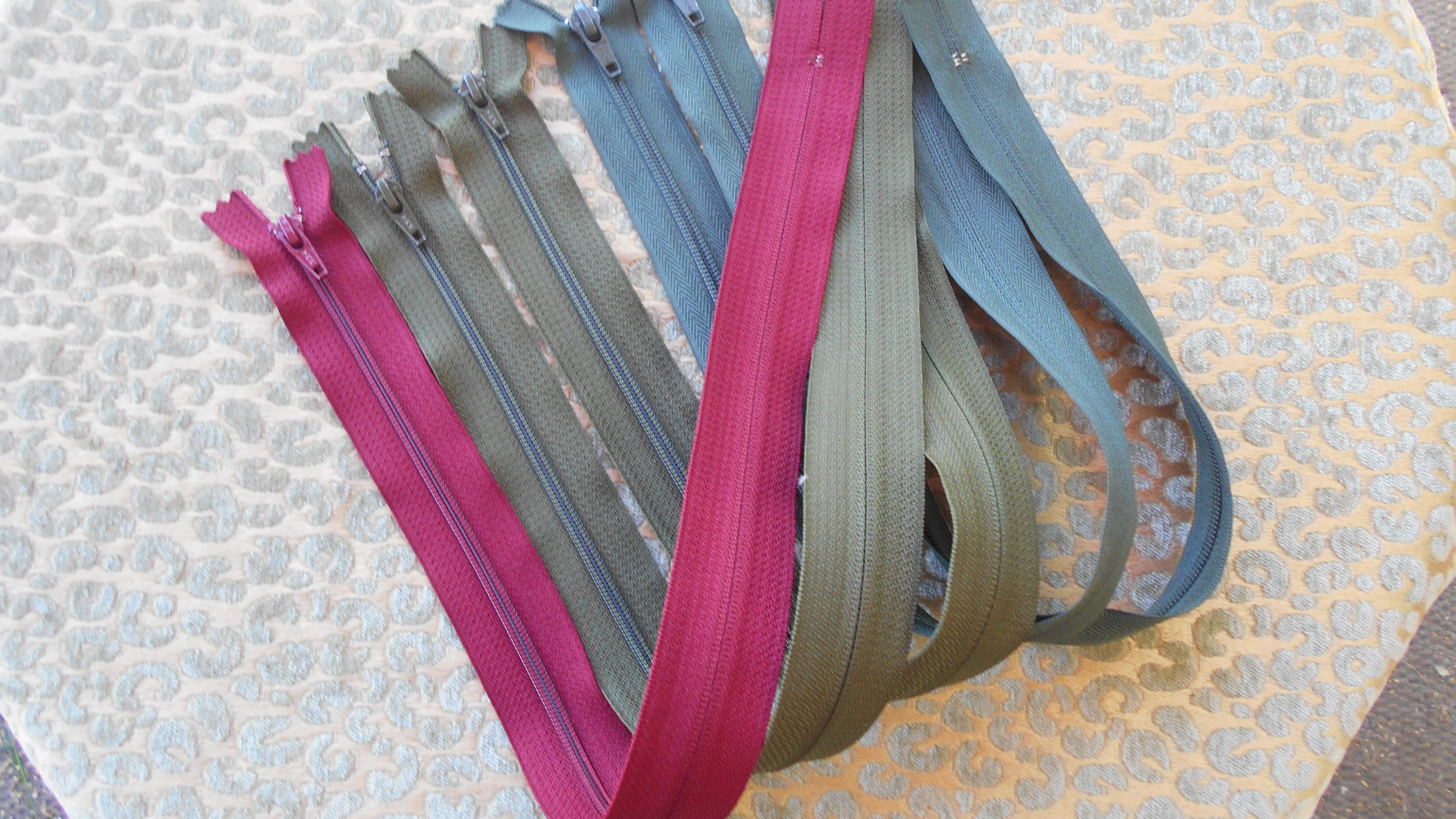 20 Plastic Zippers 3 Colors 2 Styles YKK and UCAN | Etsy