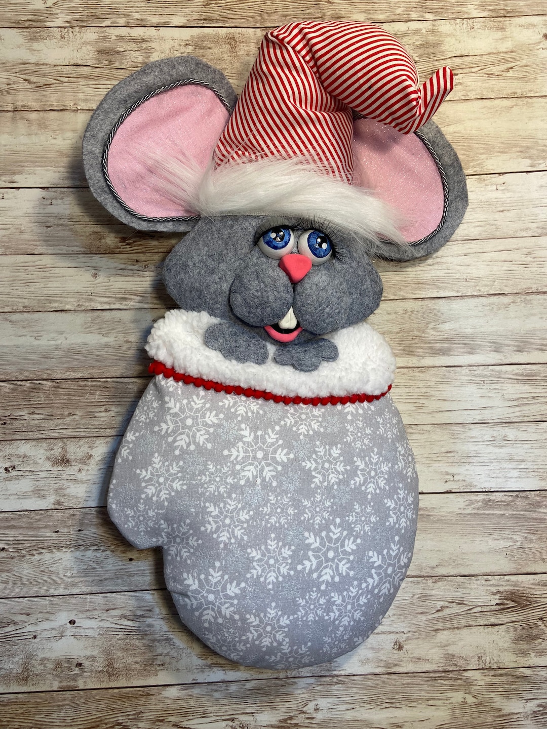 Mouse in a Mitten (mac)wreath Attachment, ‘‘twas the Night Before ...