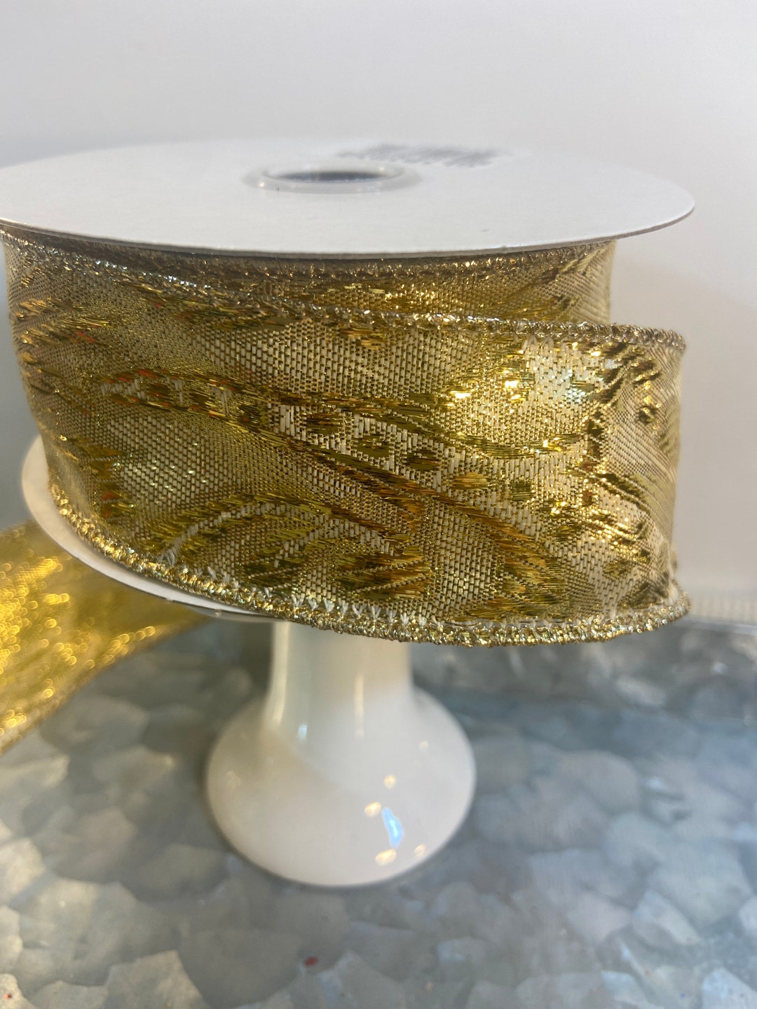 Holiday or Christmas Gold Spiral Patterned Ribbon 1.5 Inch Wired ...