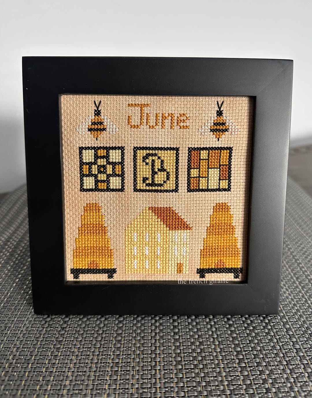 June Saltbox House Cross Stitch Pattern: Bee Hive Mini Quilt (PDF) - Etsy